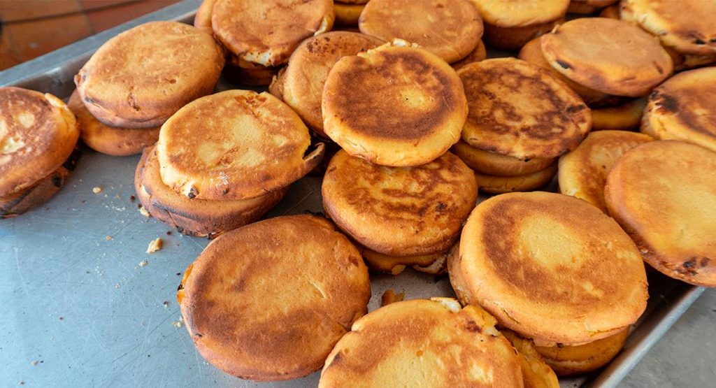 Todo lo que necesitas saber sobre las arepas • Alimentación Consciente